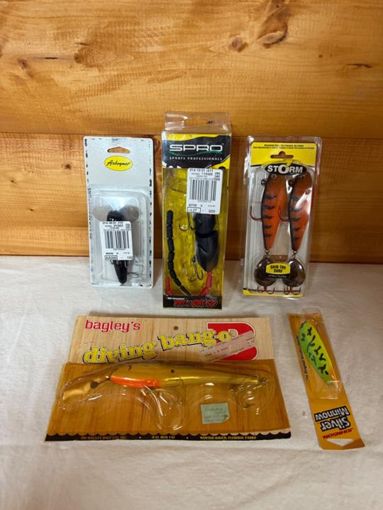 Muskie Bucket #2 - 6 lures | Powered by Givergy